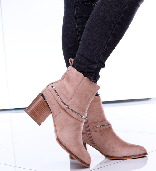 Zamszowe botki na obcasie Khaki /A5-3 15190 T545/ Sklep z obuwiem Pantofelek24.pl